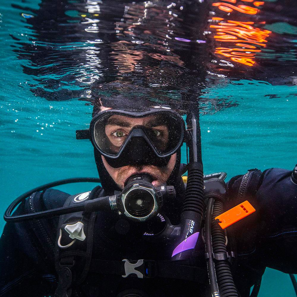 Picasso Alpha Flag One Size | Lloret Diving